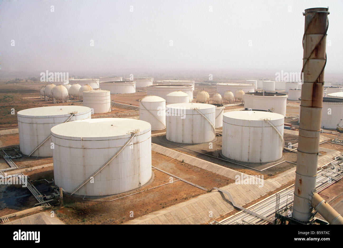Nigeria oil industry hi-res stock photography and images - Alamy