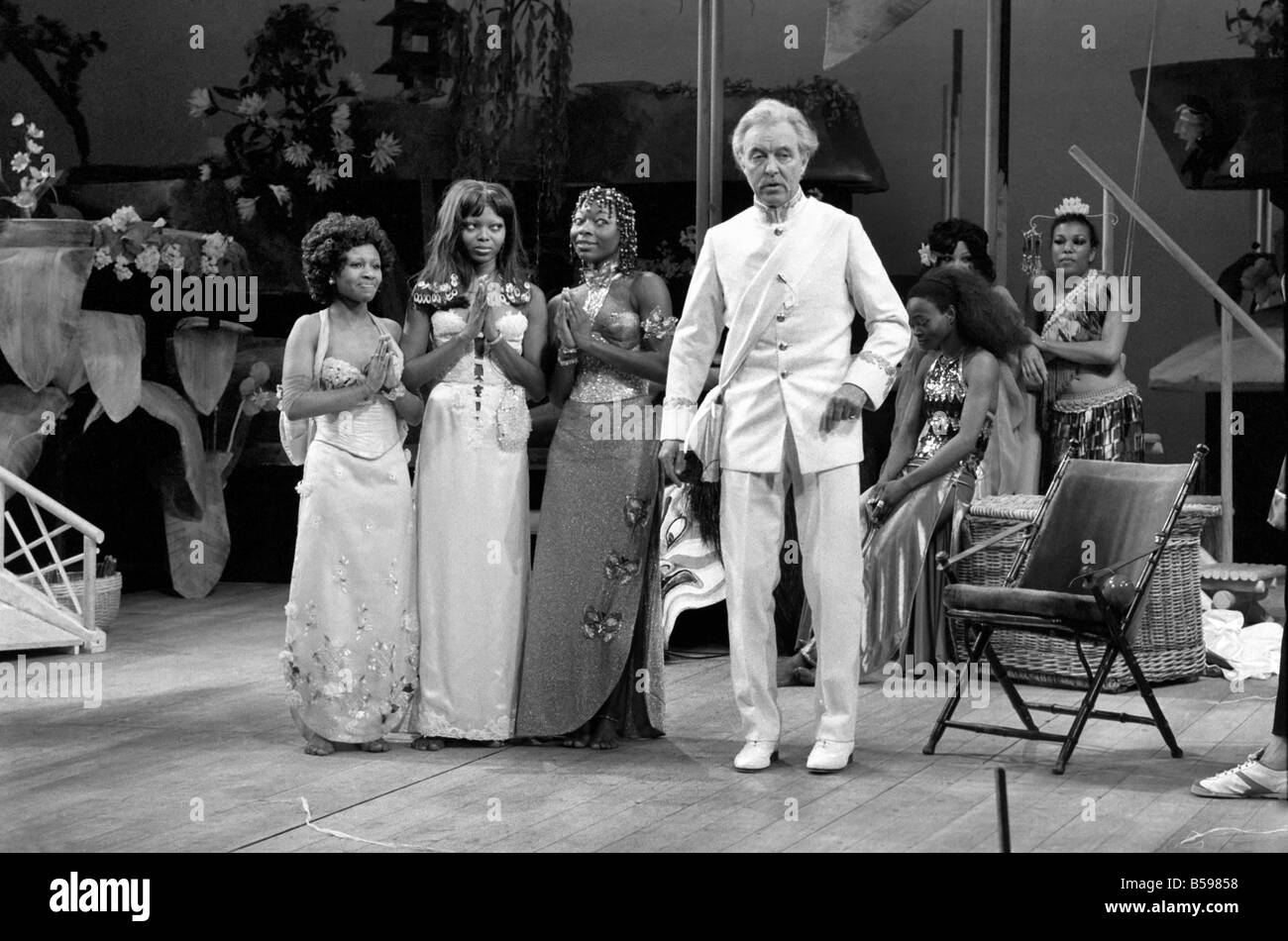 The Black Mikado: There has never been a 'Mikado' like this!. Gilbert ...