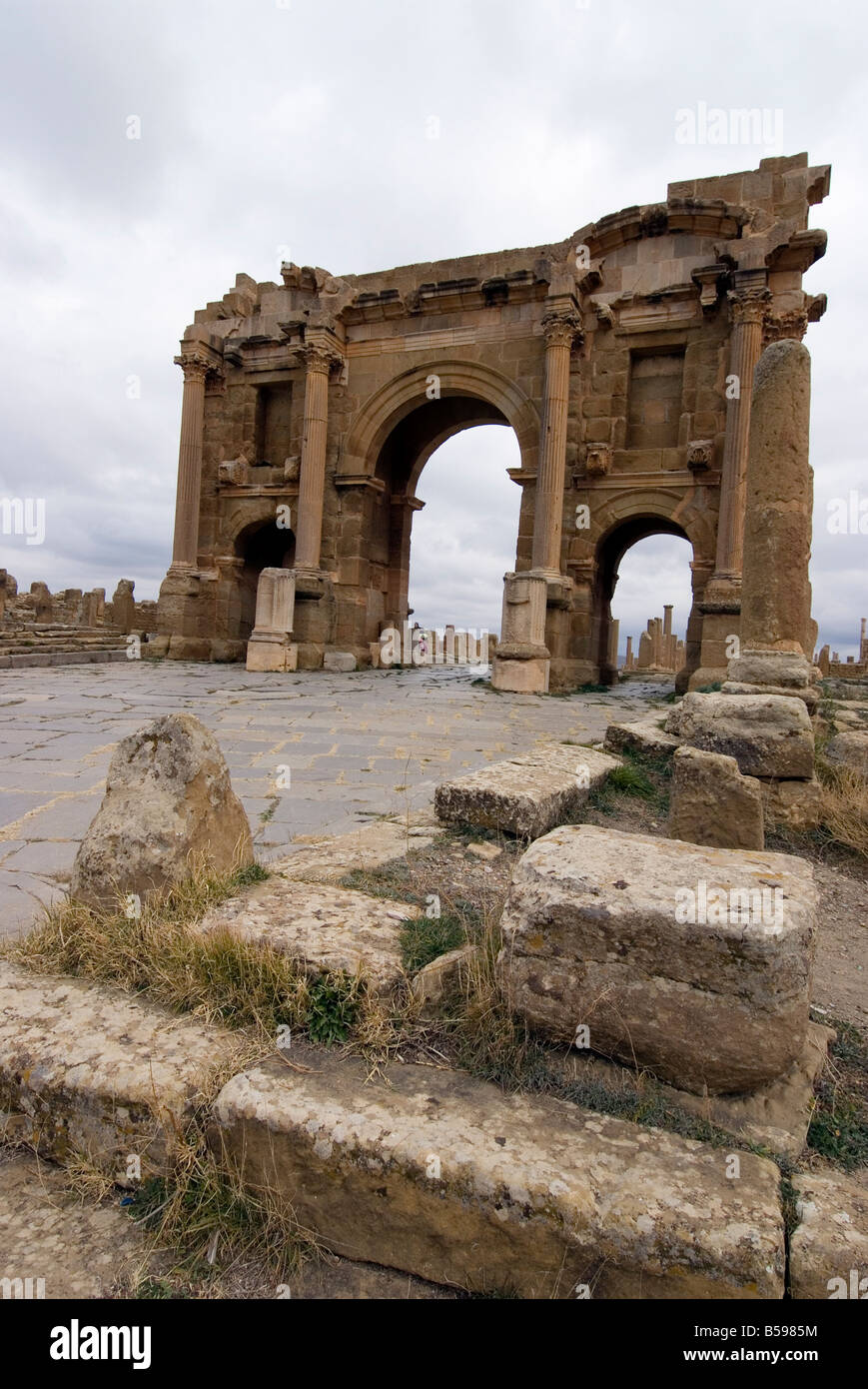 Arch of Trajan Roman ruins Timgad UNESCO World Heritage Site Algeria ...