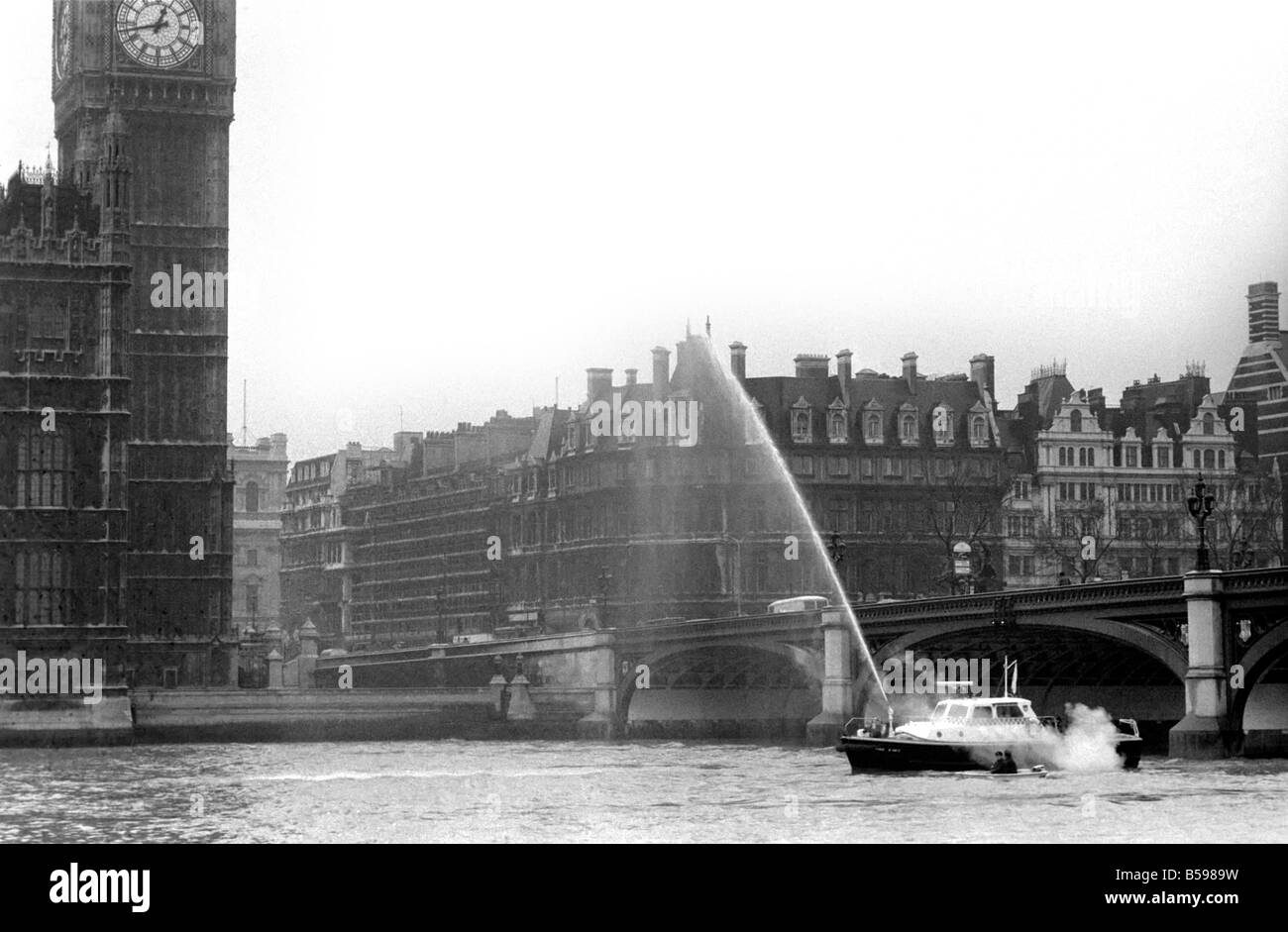 London Fire Brigade taken delivery of new fireboat 'Fire Swift'. First ...