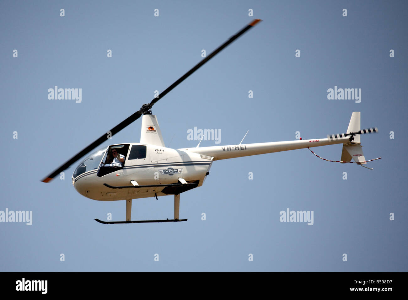 Robinson helicopter model hi-res stock photography and images - Alamy