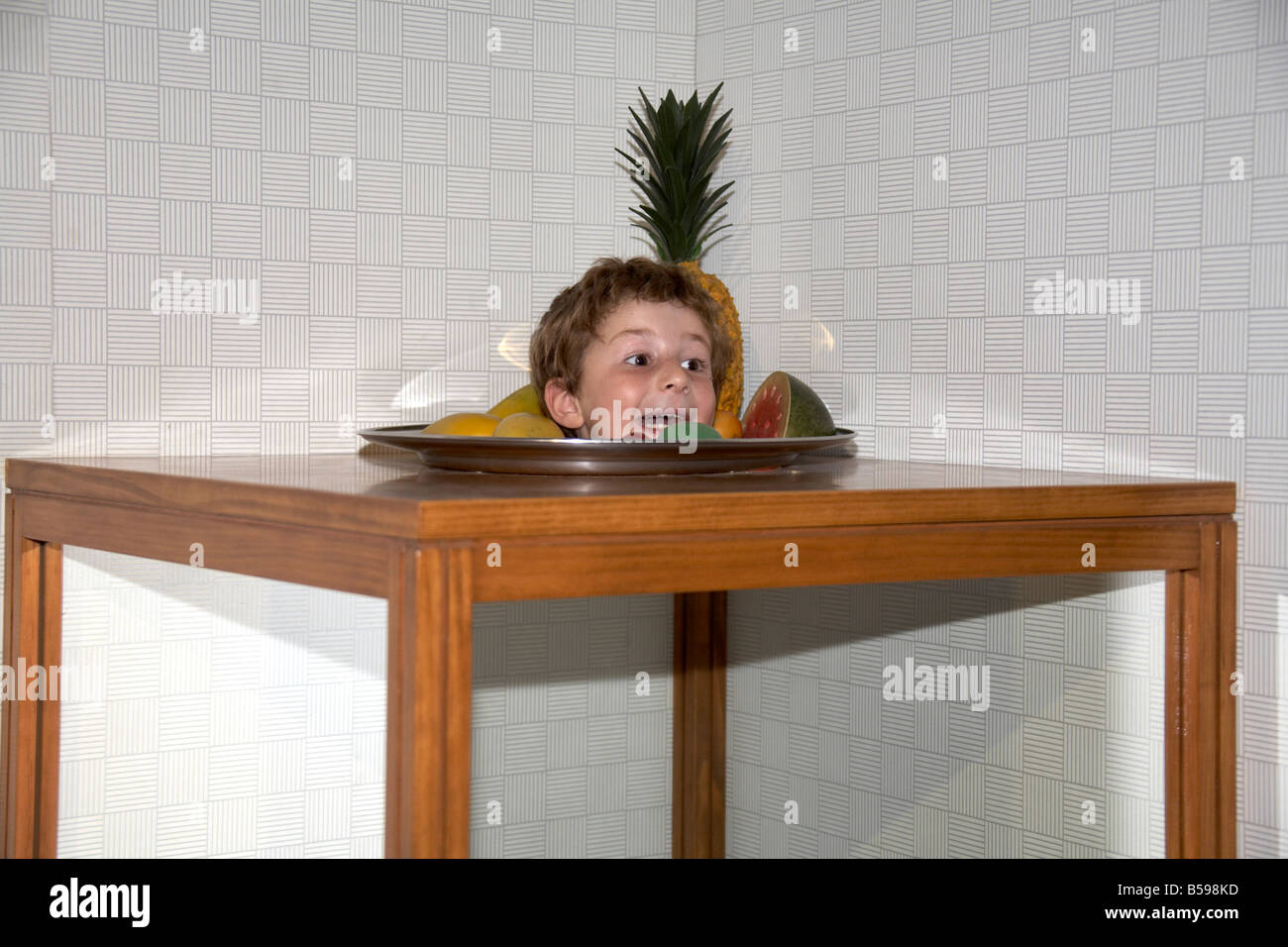 Head with plate hi-res stock photography and images - Alamy