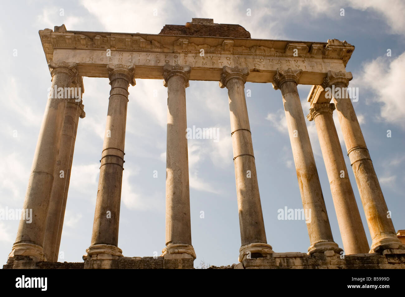 Stone column hi-res stock photography and images - Alamy