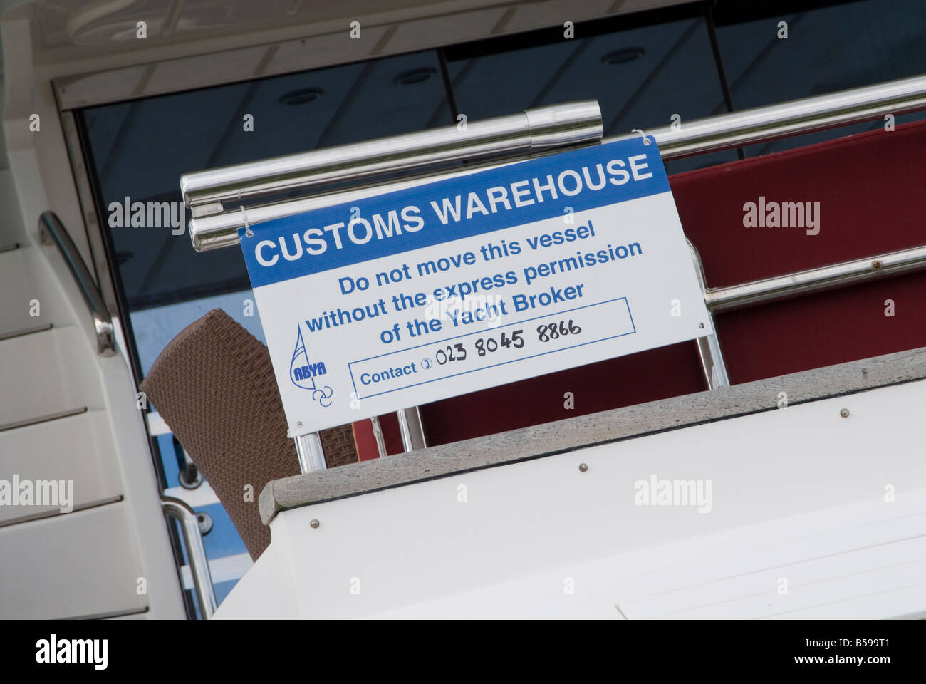 Customs notice hi-res stock photography and images - Alamy