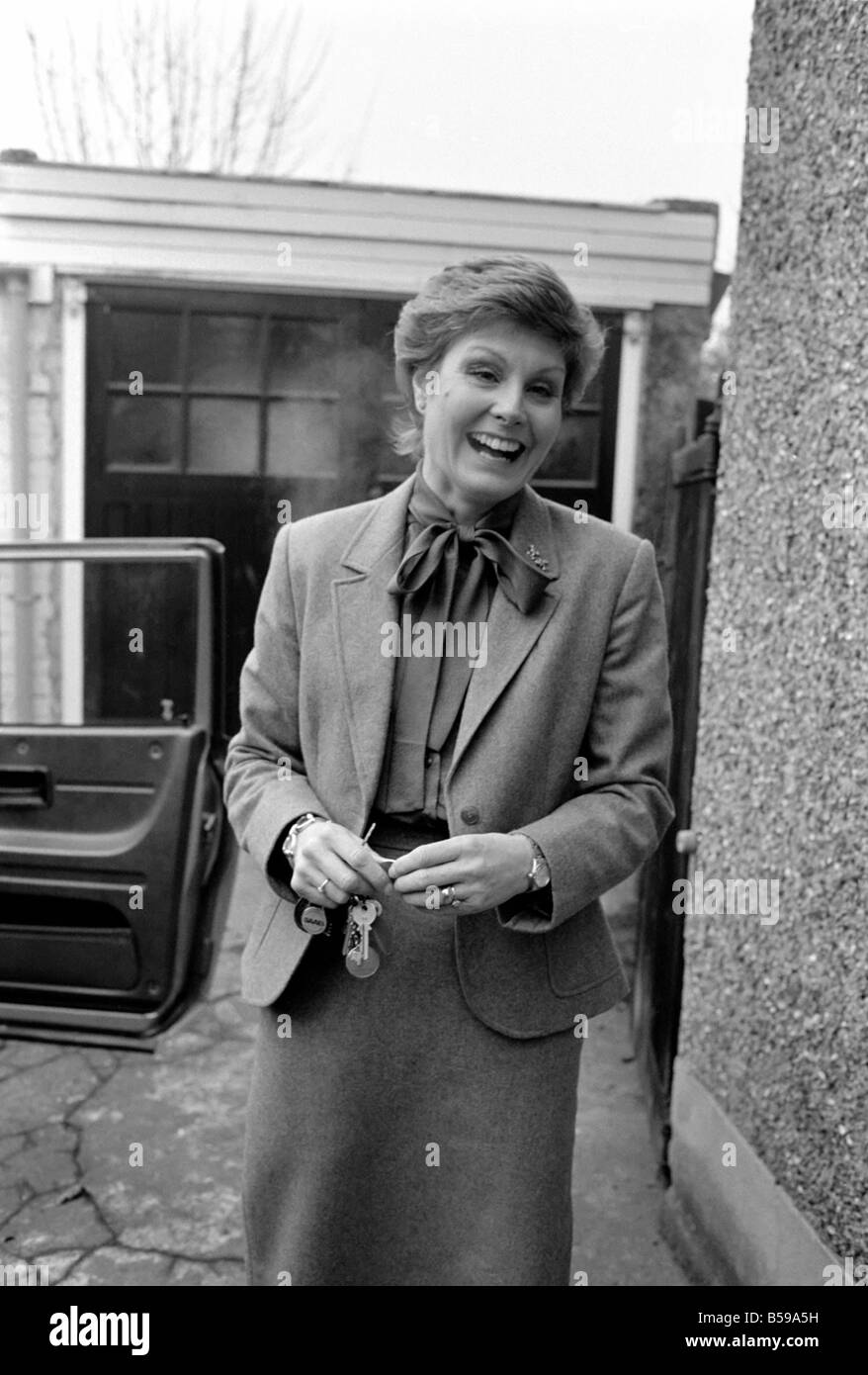 Angela rippon bbc hi-res stock photography and images - Alamy