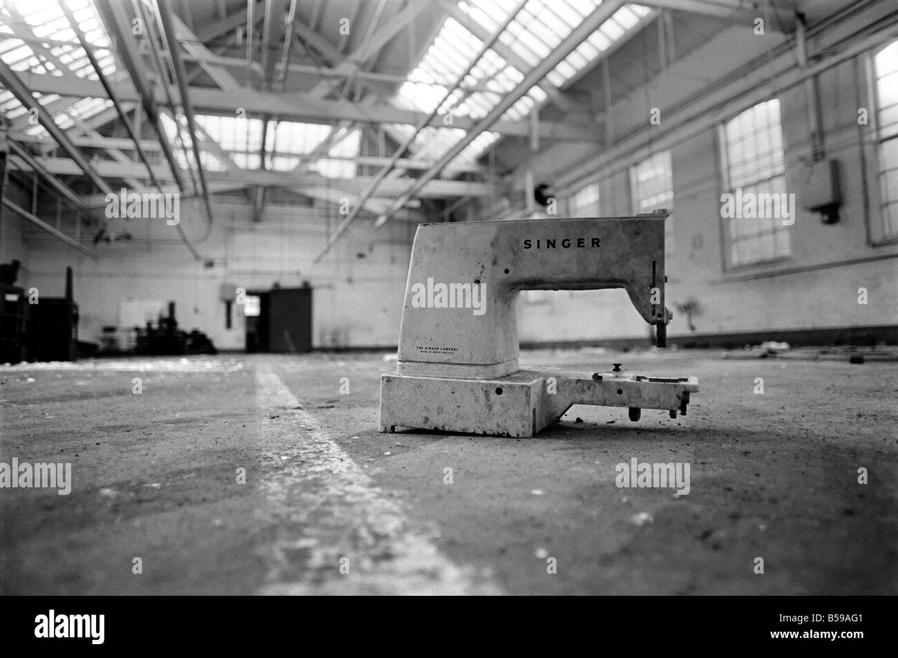 Industrial Decay: The derelict Singer Sewing machine factory in Dundee ...