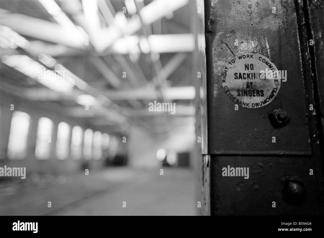 Industrial Decay: The derelict Singer Sewing machine factory in Dundee ...