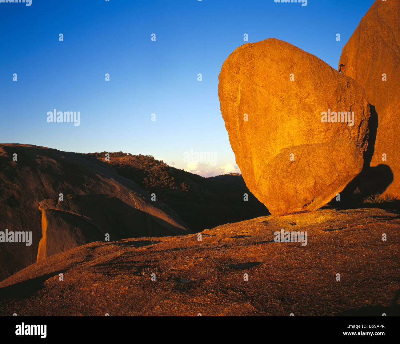 Balancing Rock at sunset Girraween National Park Queensland Australia ...