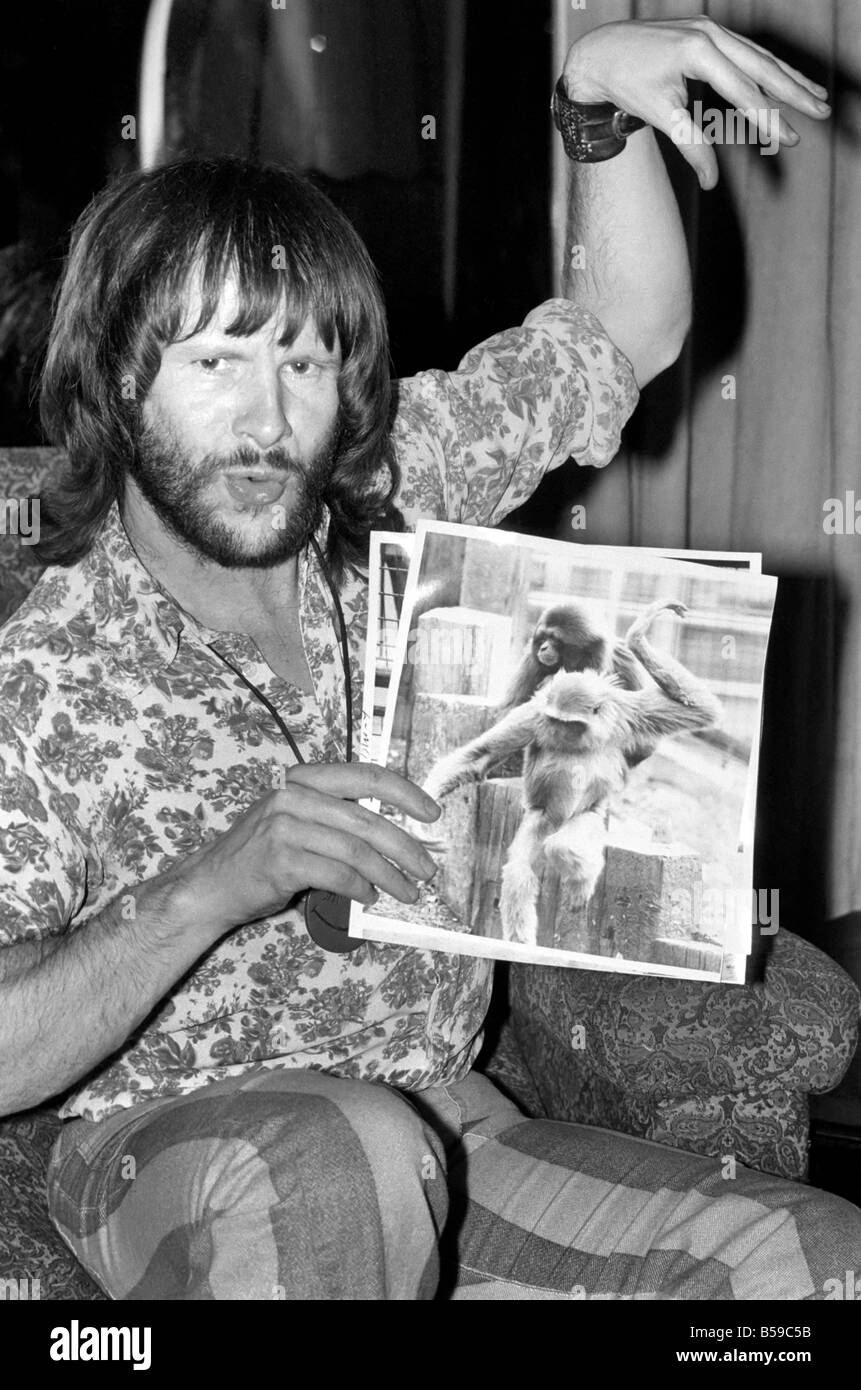Bill oddie 1970s hi-res stock photography and images - Alamy