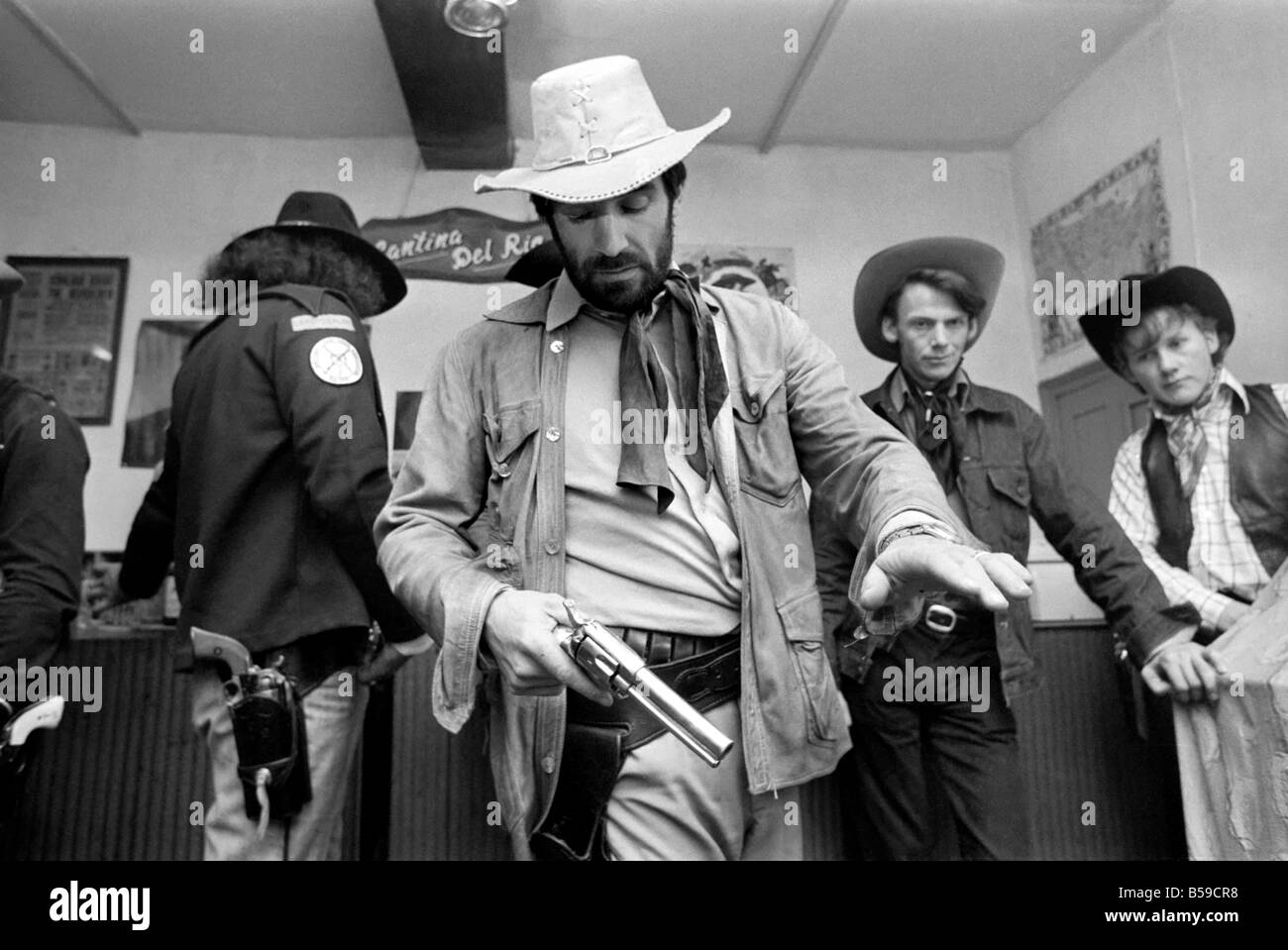 Guns men hi-res stock photography and images - Alamy