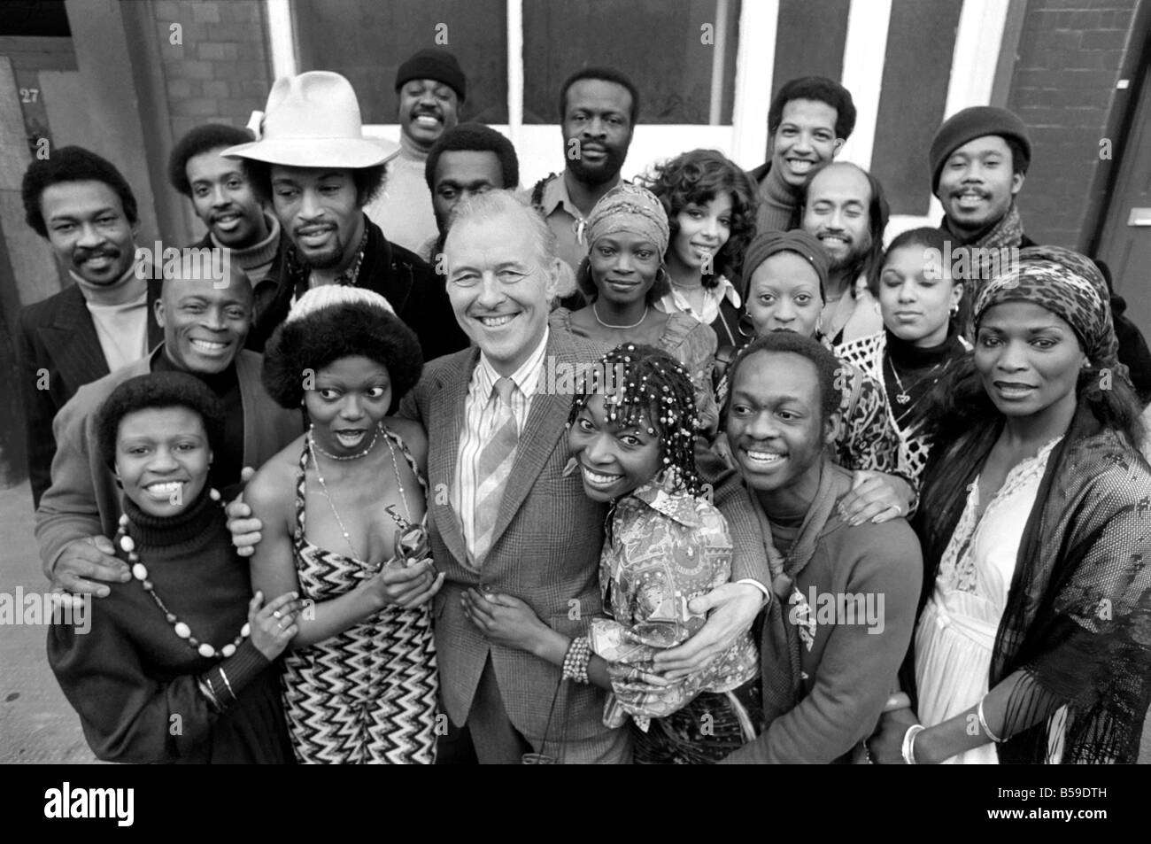 Actors and actresses from the West End production The Black Mikado ...
