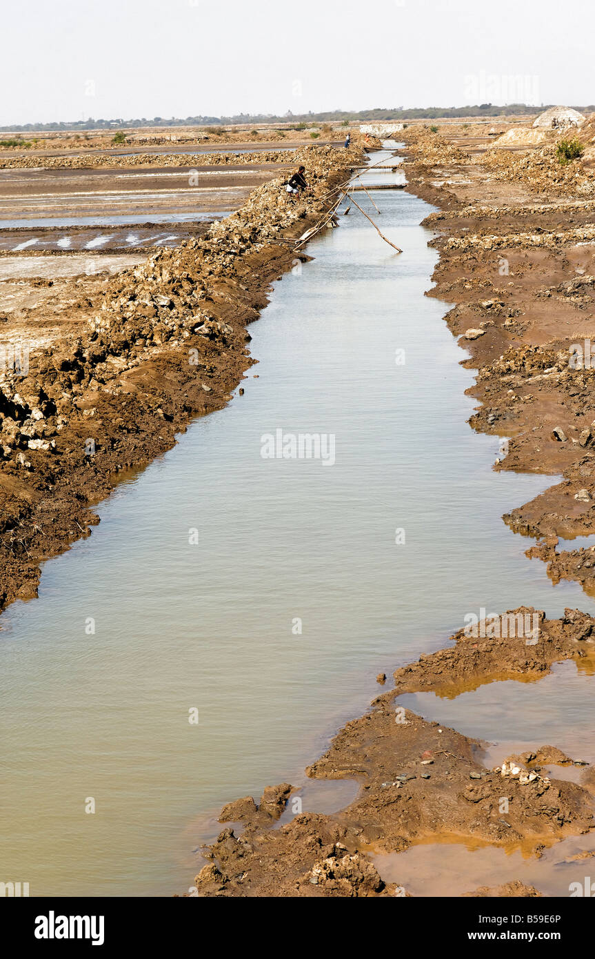 Salt making hi-res stock photography and images - Alamy