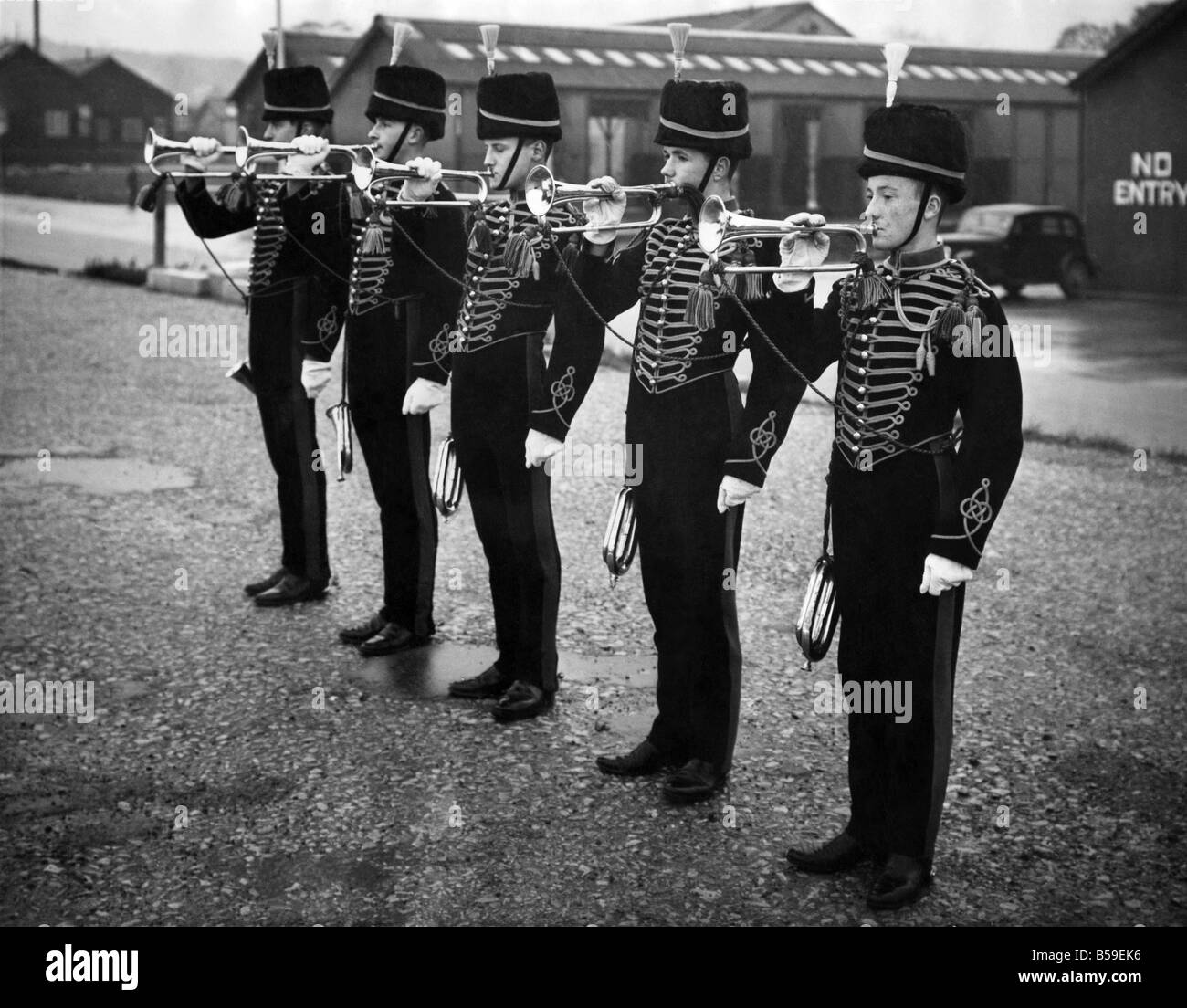 Fanfare trumpets hi-res stock photography and images - Alamy