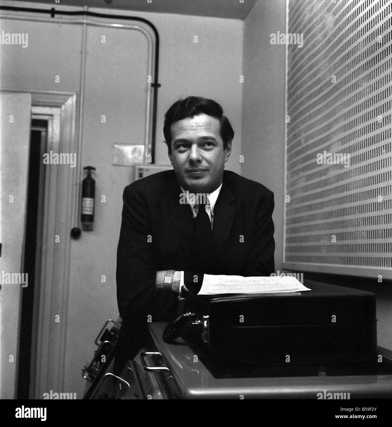 1960s studio portrait hi-res stock photography and images - Alamy