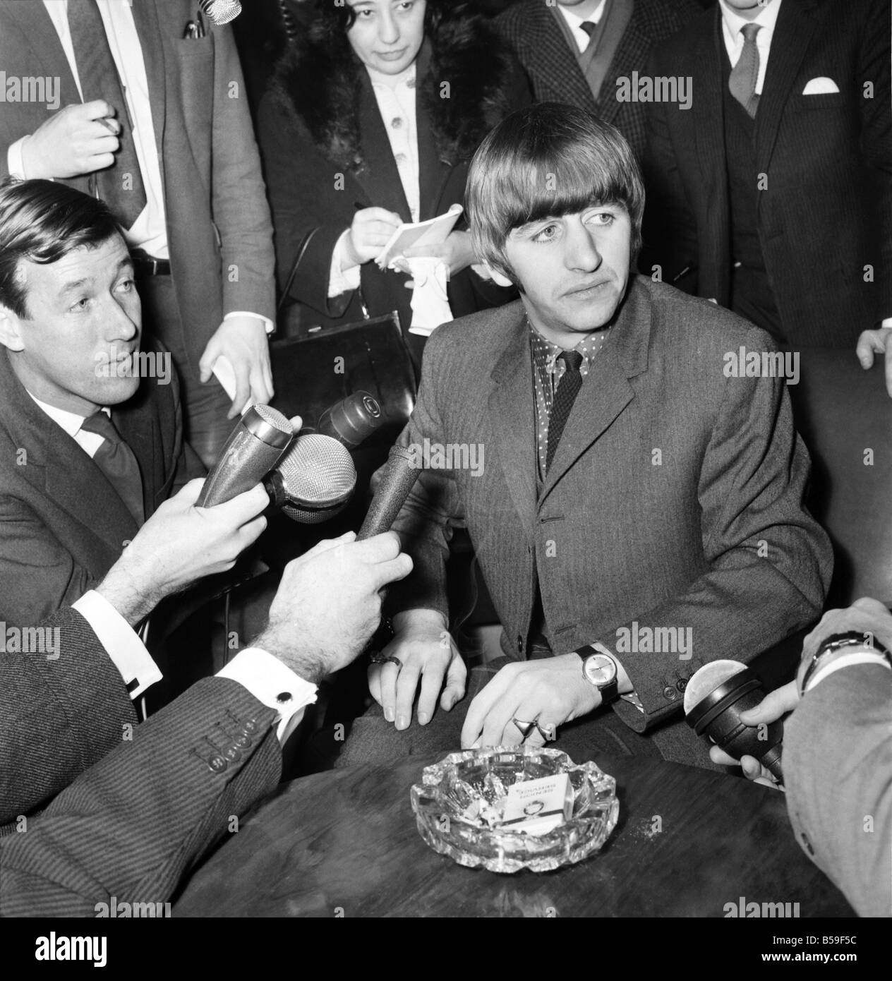 Beatles drummer Ringo Starr leaves hospital after having his tonsils ...