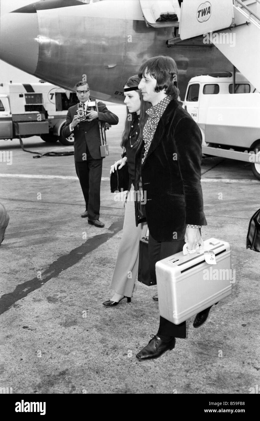 Ringo starr and his wife maureen hi-res stock photography and images ...