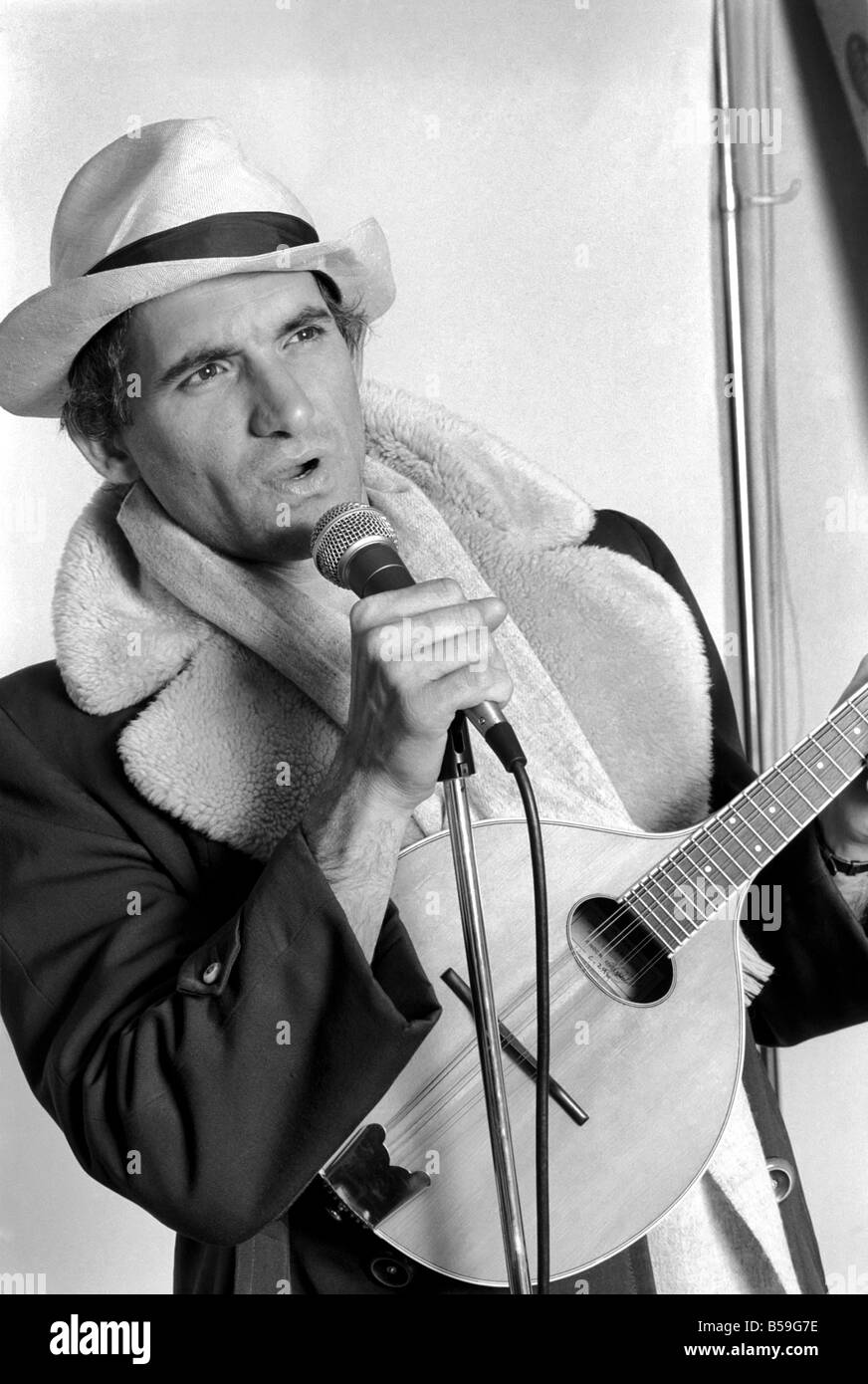 Entertainment: Music: Singer Joe Dolce pictured at a Soho recording ...