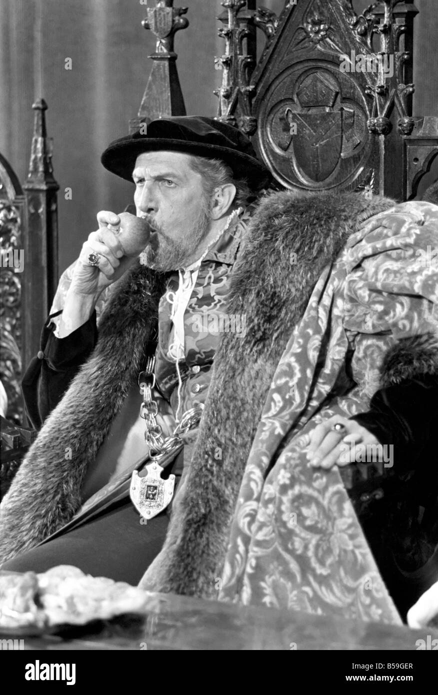 Actress judy geeson hi-res stock photography and images - Alamy