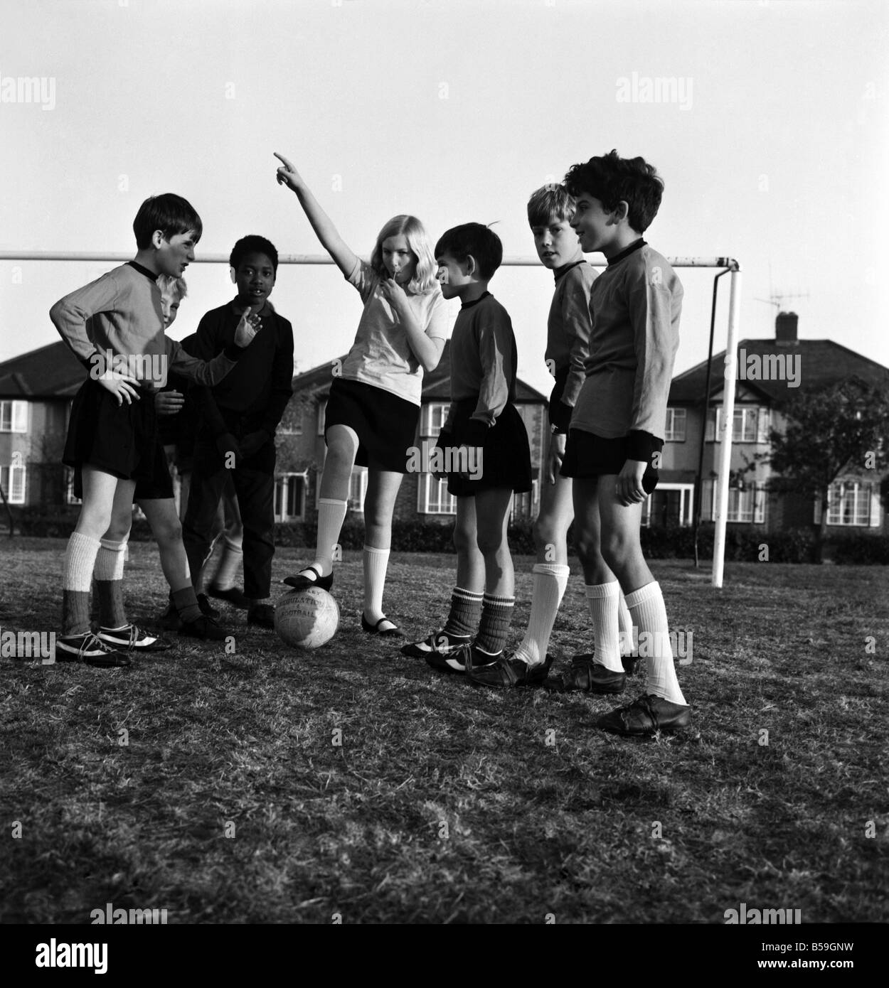 Schoolgirl 1960s hi-res stock photography and images - Alamy