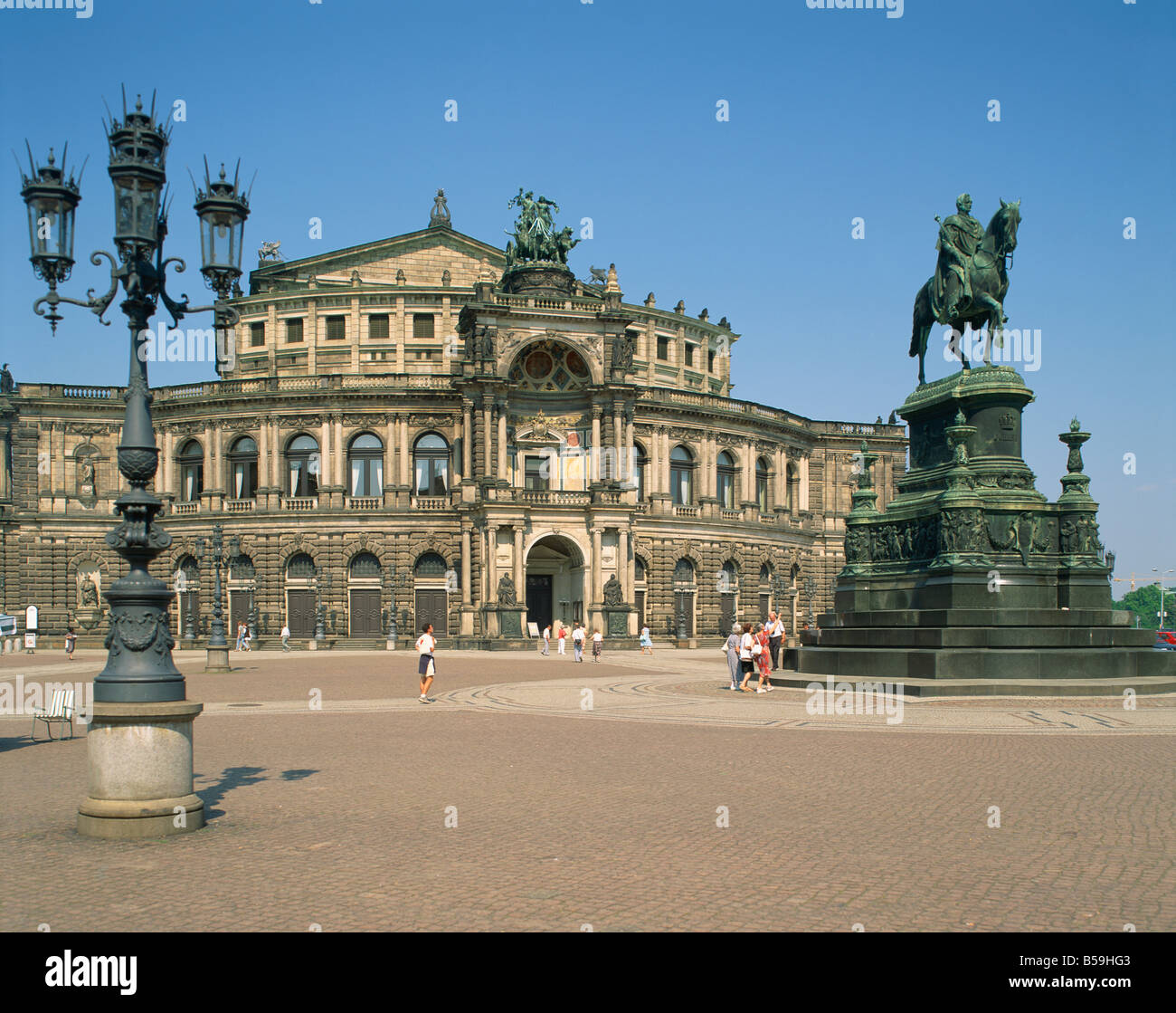 The semper opera house in dresden hi-res stock photography and images ...