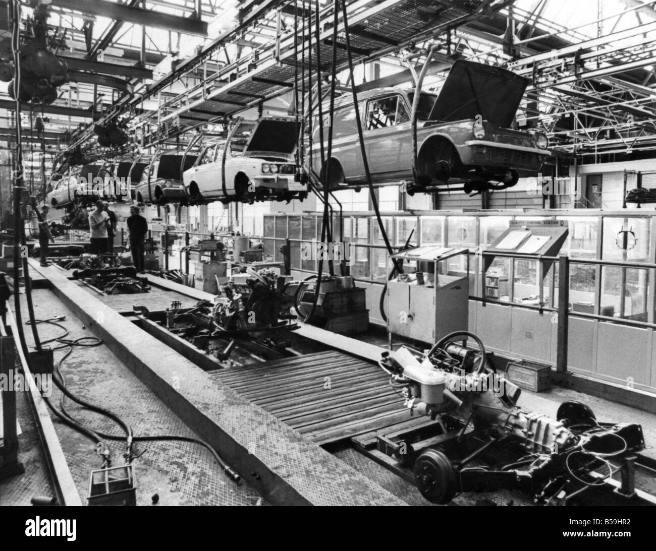 The Hillman car production line at their Linwood factory in Scotland ...