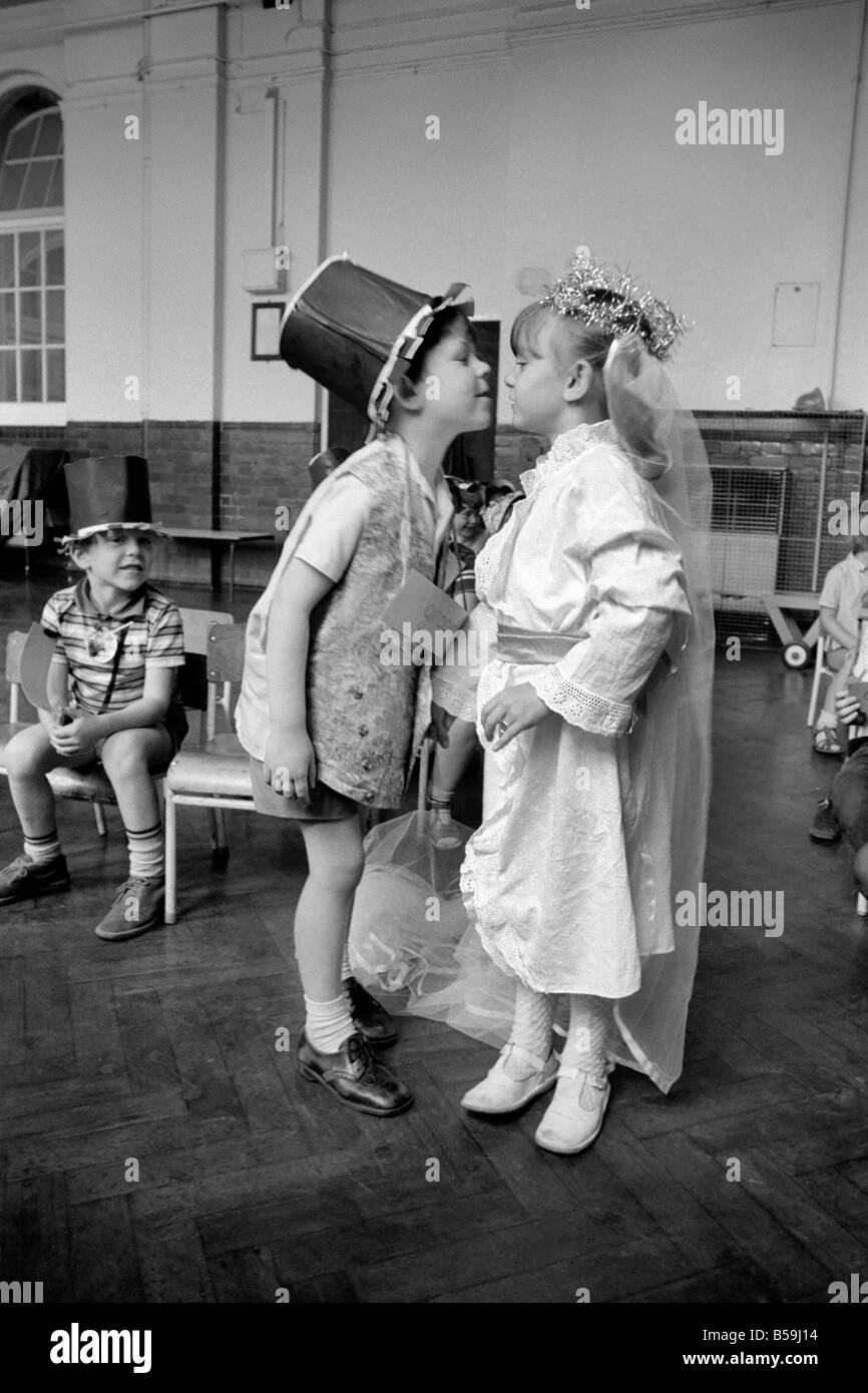Children: Wedding: Marriage: School Wedding Mockery: School Wedding at ...