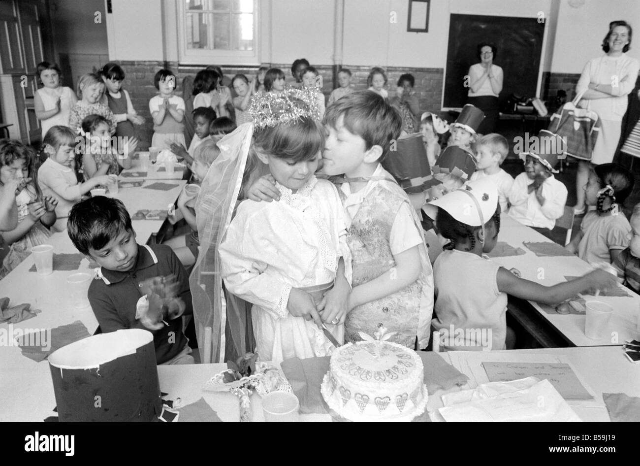 Children: Wedding: Marriage: School Wedding Mockery: School Wedding at ...