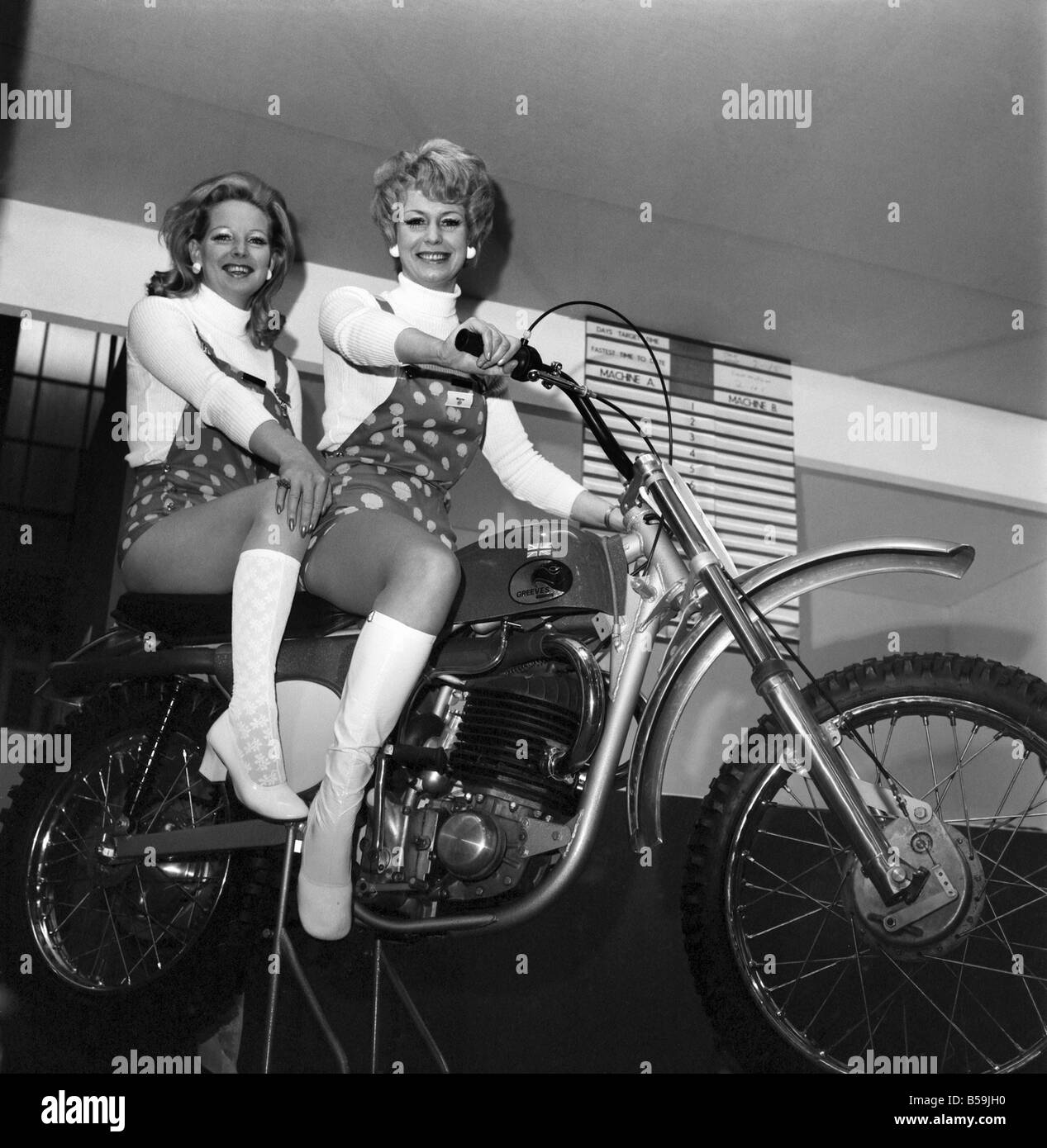 Motorcycle Show: Maxine Maxwell 25 year old model from Southampton ...