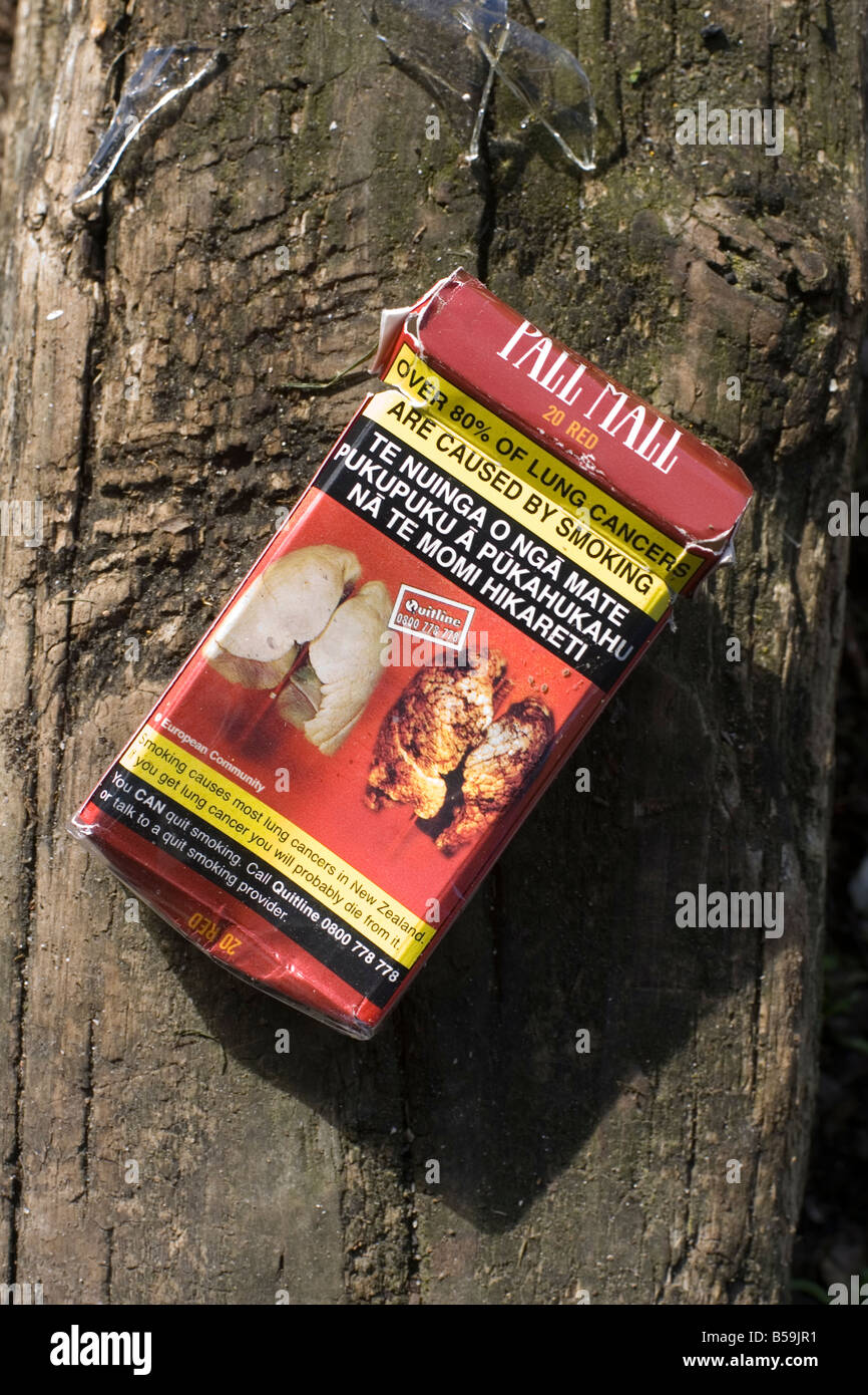 Cigarette pack warning hi-res stock photography and images - Alamy