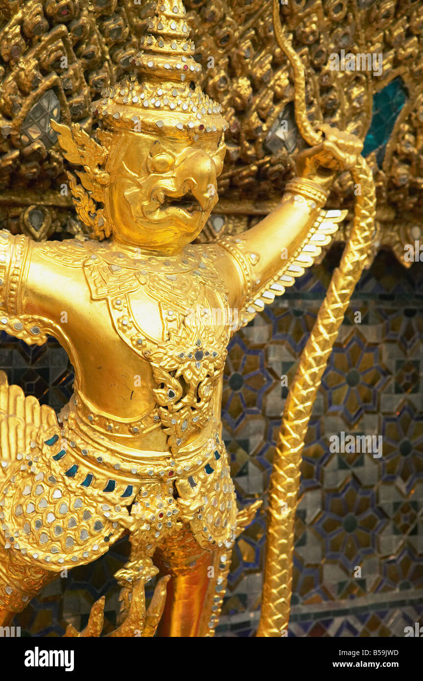 Statue at Wat Po Stock Photo - Alamy