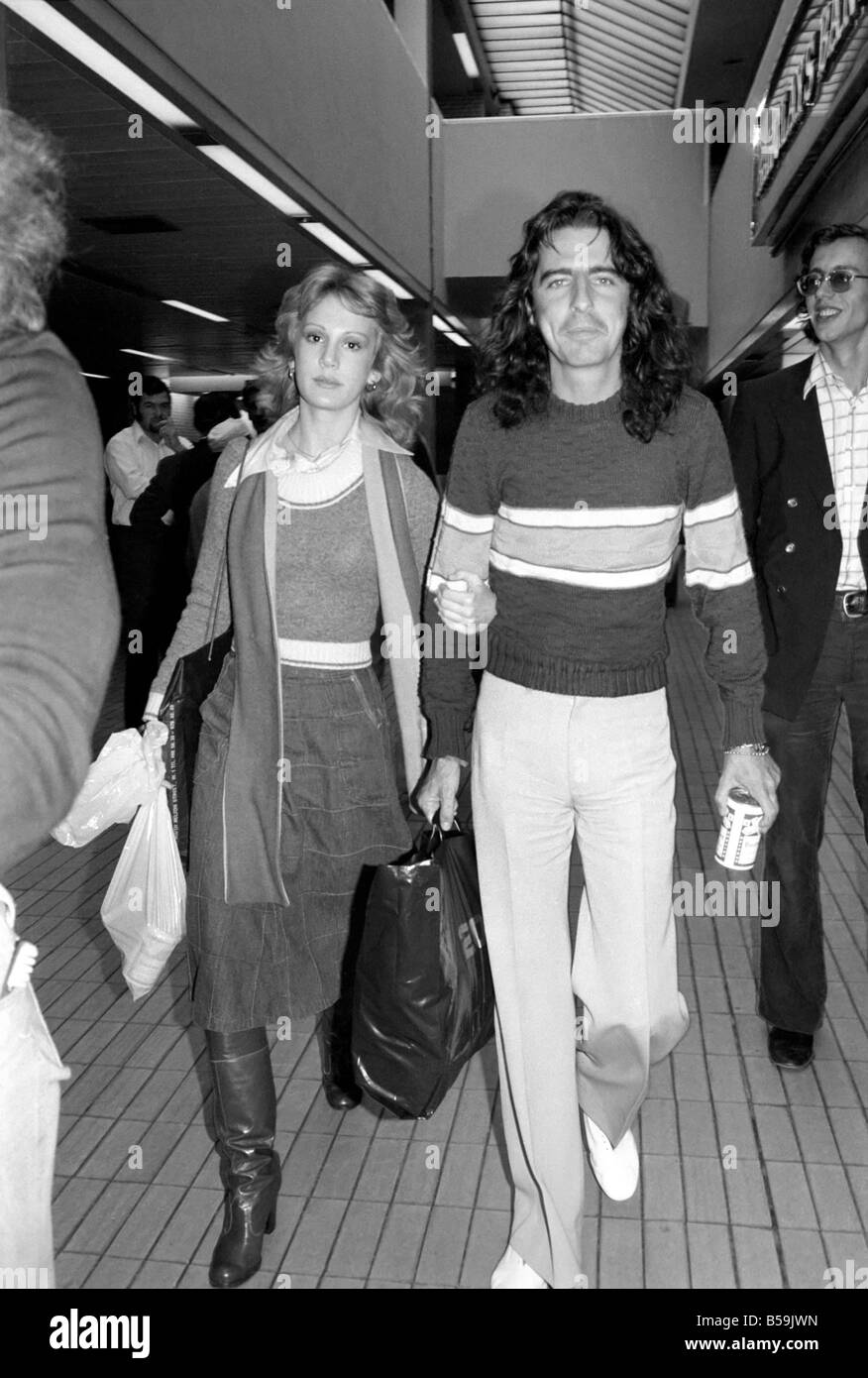 Alice Cooper and his girl friend, Sheryl Goddand, a dancer in his show ...