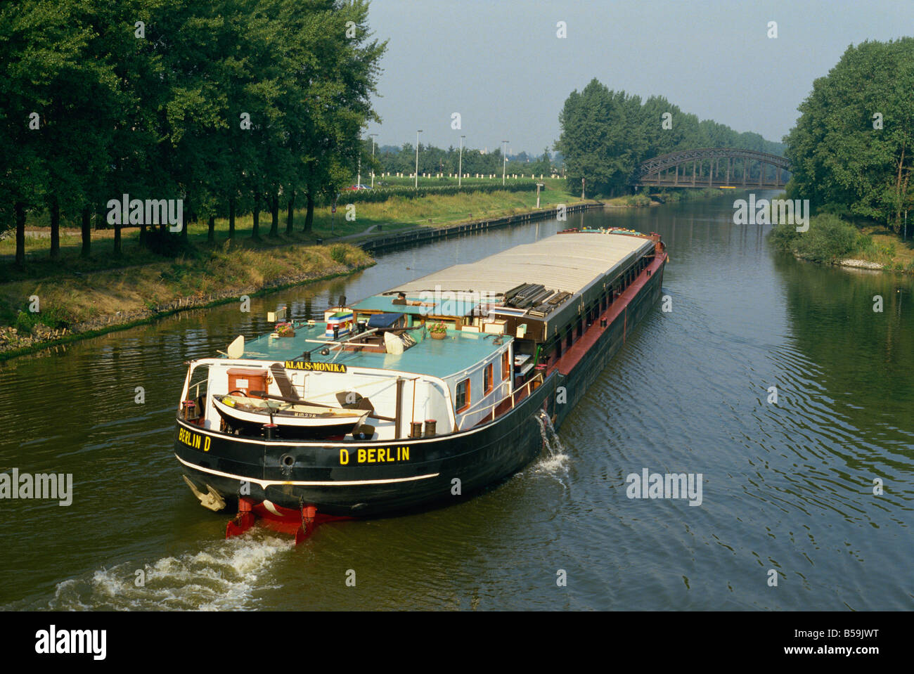 Large barge hi-res stock photography and images - Alamy