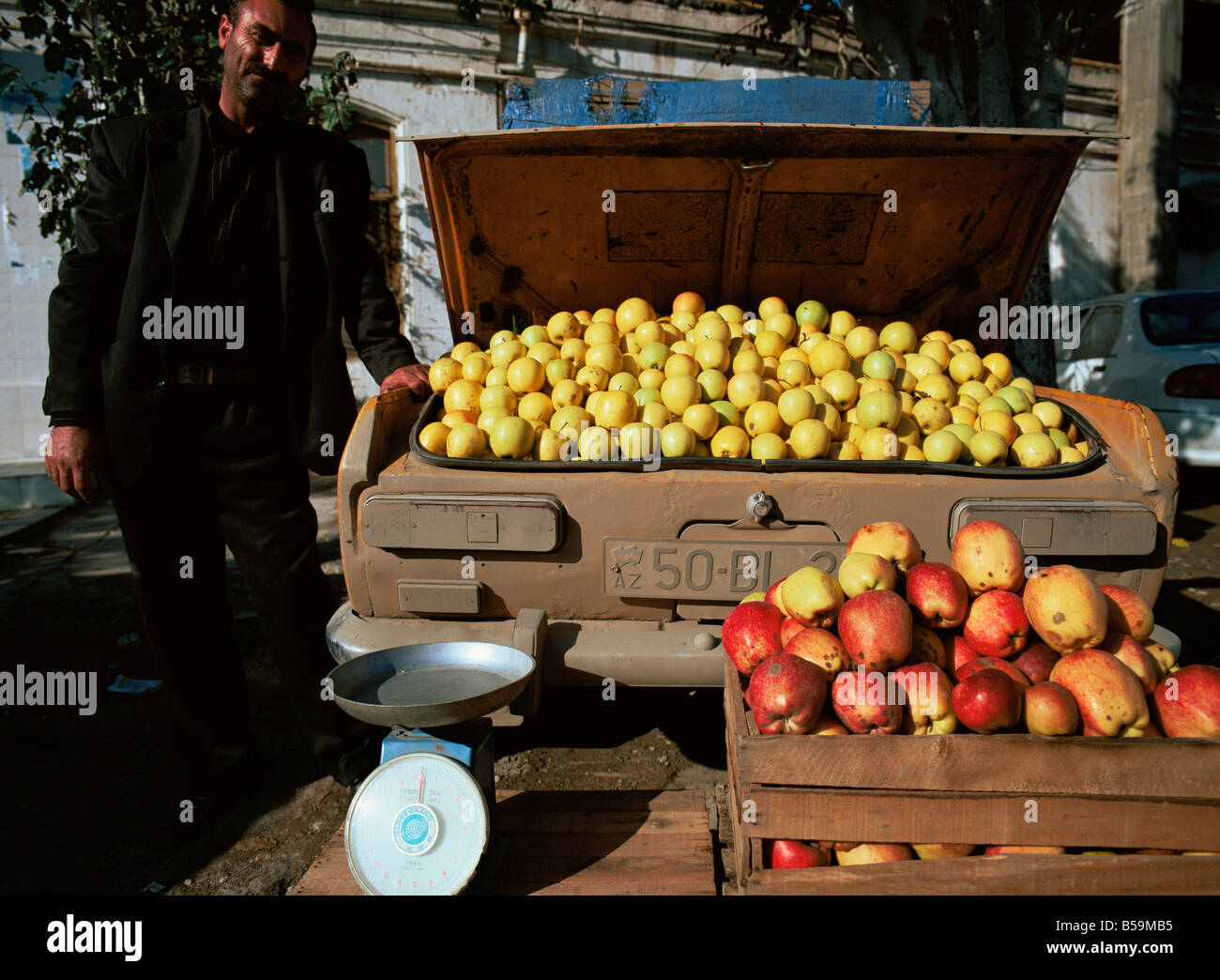 Baku bazaar market azerbaijan hi-res stock photography and images - Alamy
