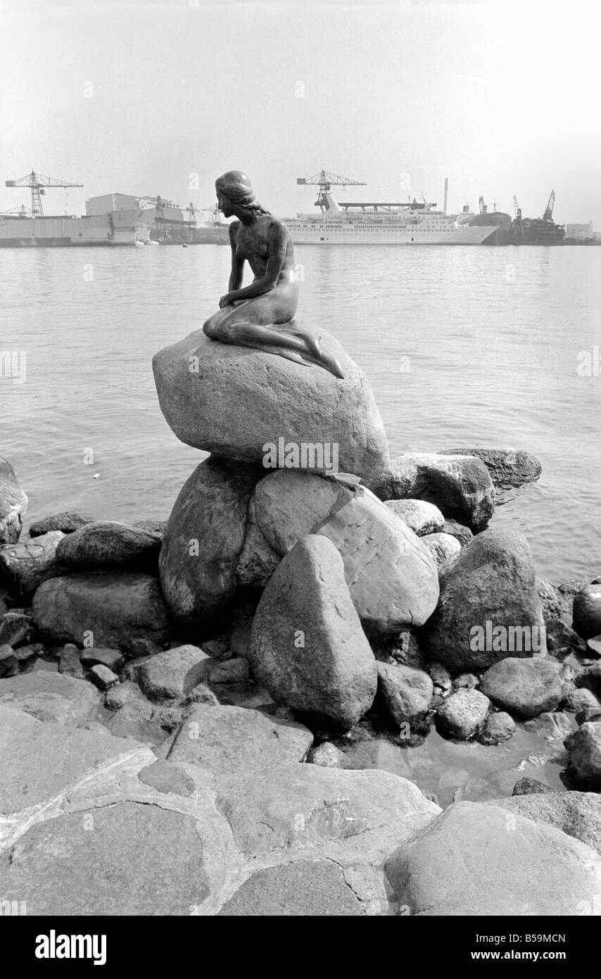The statue of the Little Mermaid guards the entrance to the port of ...