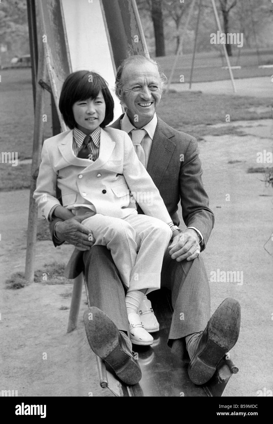 Jovem David Niven 35 Vintage Portrait Photos Of A Young David Niven