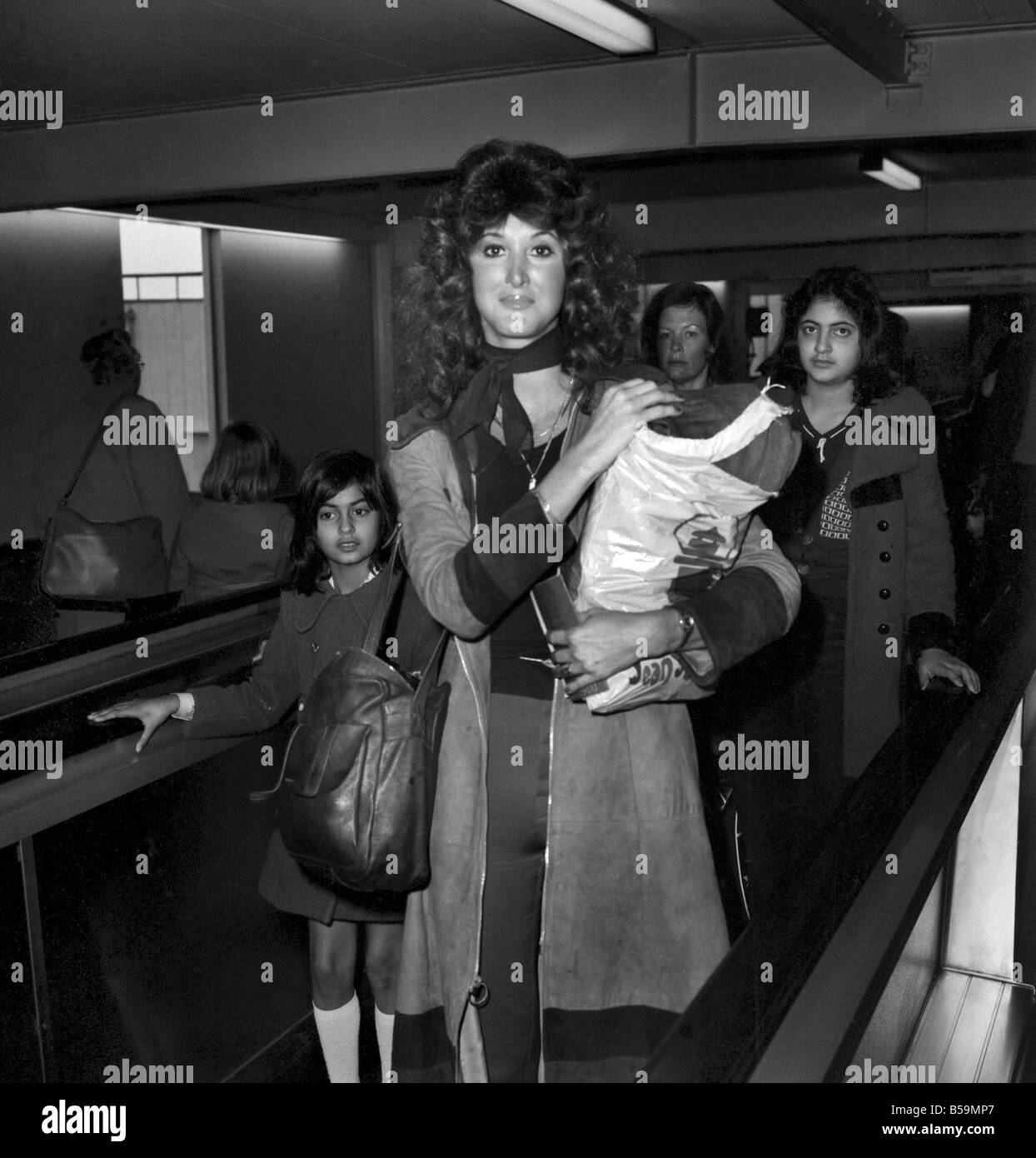 Singer: Patti Quatro: Patti Quatro arrived at Heathrow Airport from ...