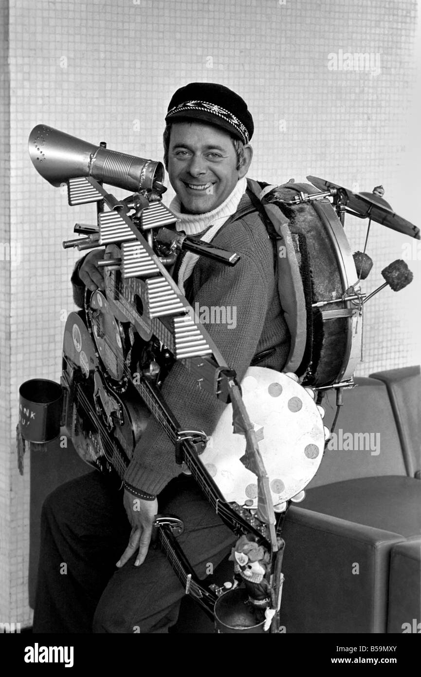 Busker Jerry Bol. April 1975 75-1862-002 Stock Photo - Alamy