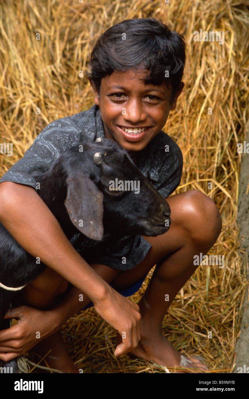 Boy bangladesh hi-res stock photography and images - Alamy