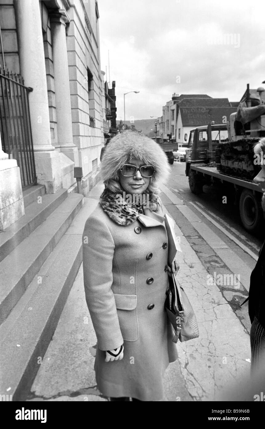 Singer. Dorothy Squires. April 1975 75-1900-002 Stock Photo - Alamy