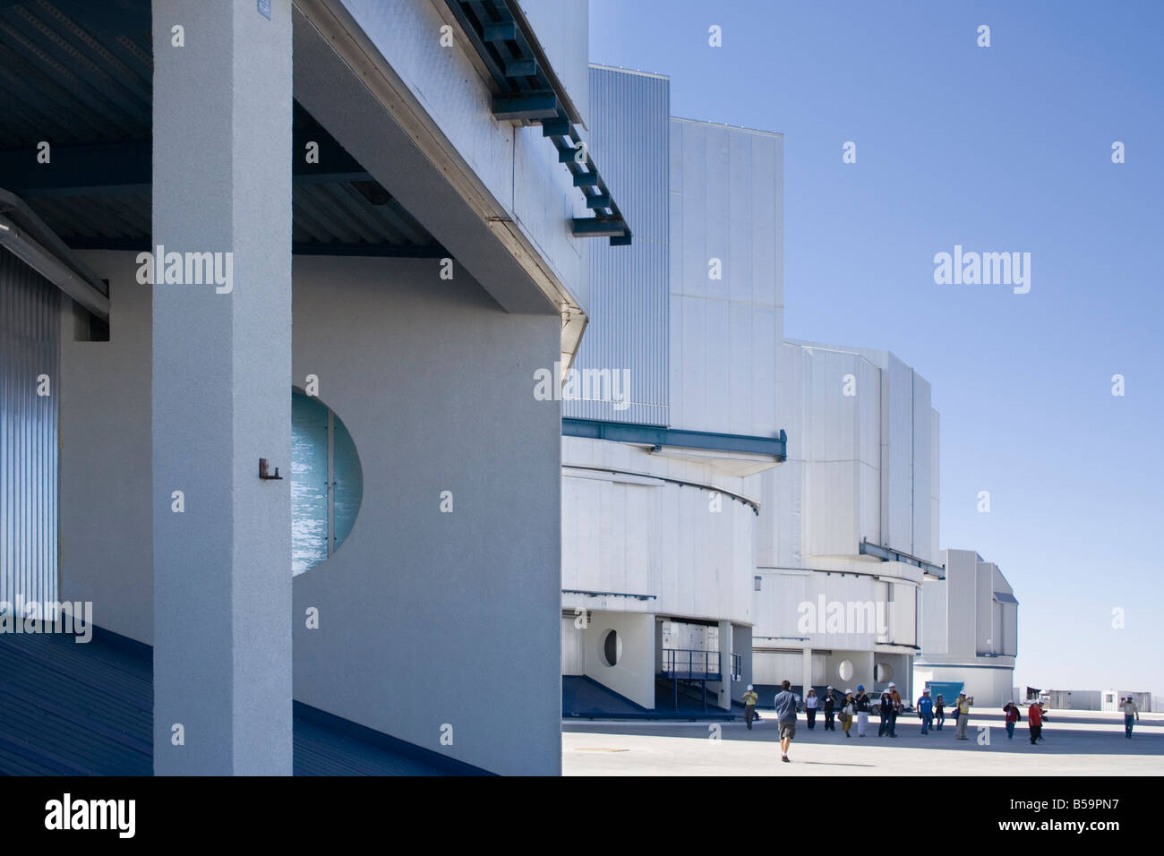 Atacama desert chile observatory hi-res stock photography and images ...
