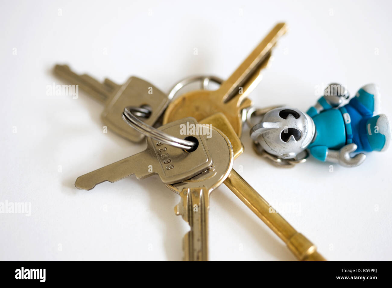 house keys on a table Stock Photo - Alamy