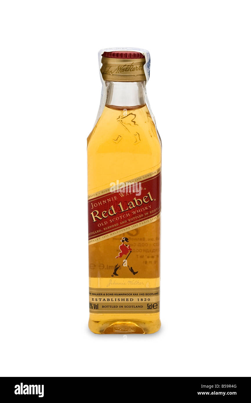 Whisky red label bottle glass hi-res stock photography and images - Alamy