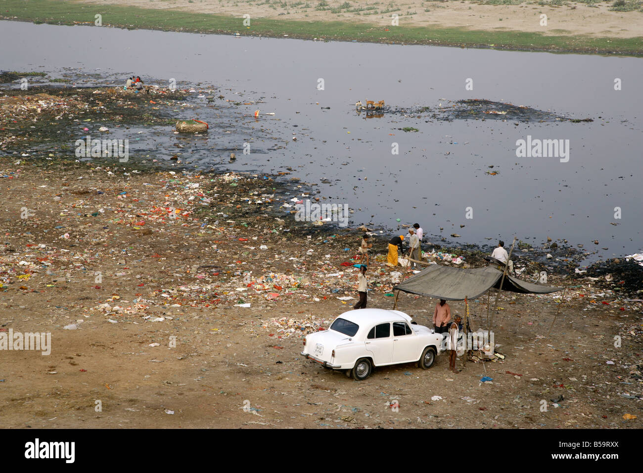 Yamuna river agra pollution hi-res stock photography and images - Alamy