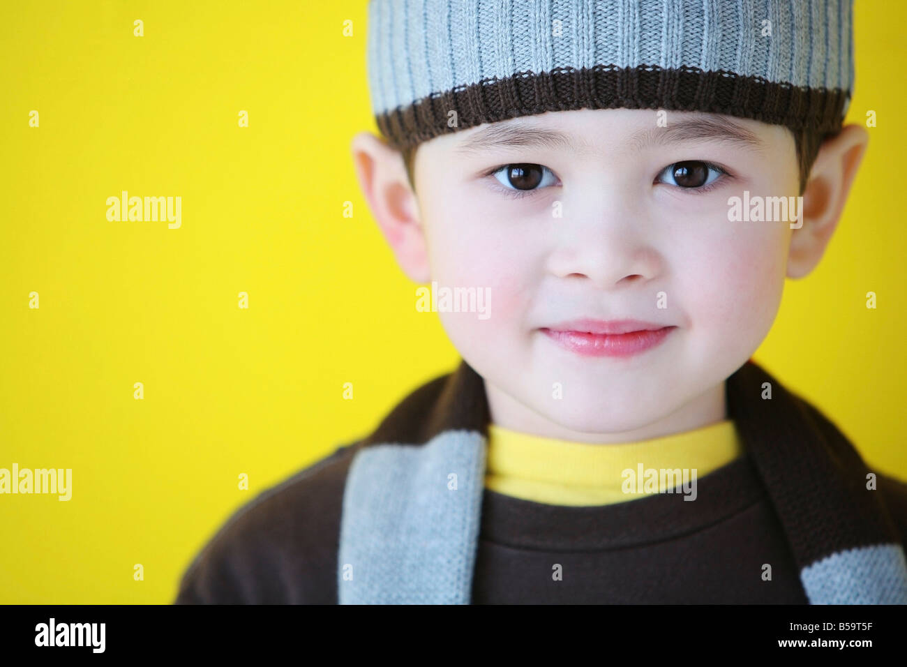 Portrait of young boy Stock Photo - Alamy
