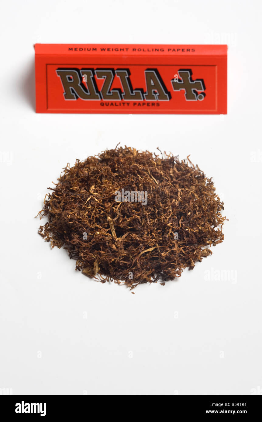 Hand Rolling Tobacco Stock Photo - Alamy