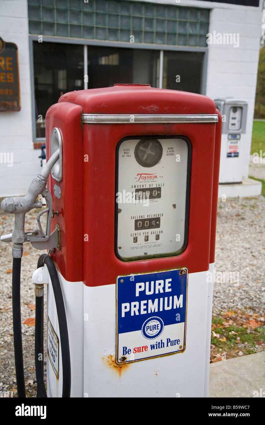 History gas pump hi-res stock photography and images - Alamy