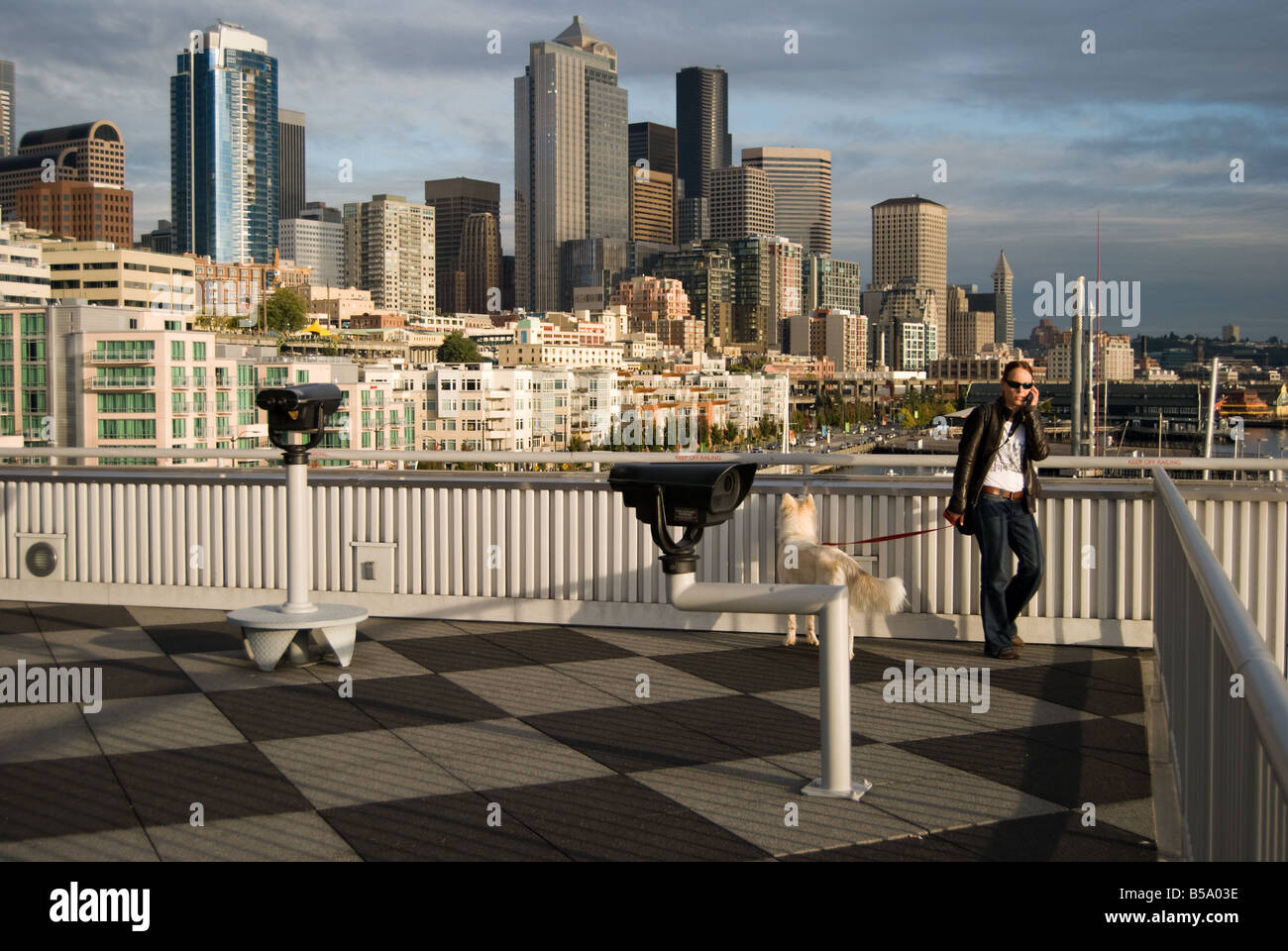 Bell street pier hi-res stock photography and images - Alamy