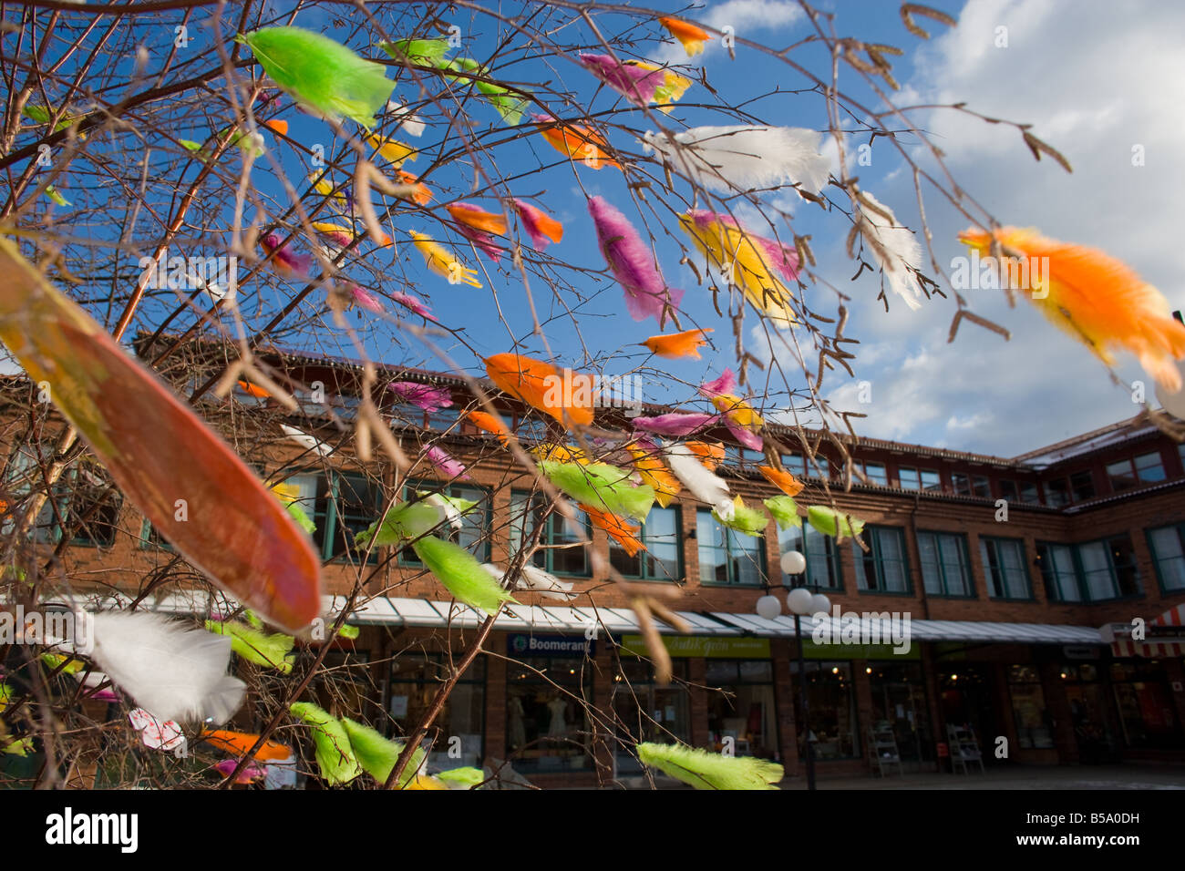 Windy feather hi-res stock photography and images - Alamy