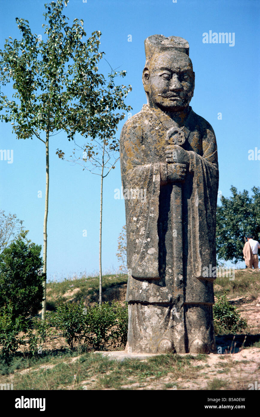 Tang tombs hi-res stock photography and images - Alamy