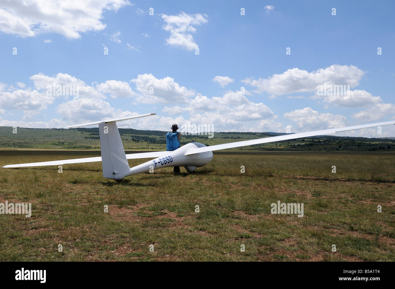 Man glider hi-res stock photography and images - Alamy